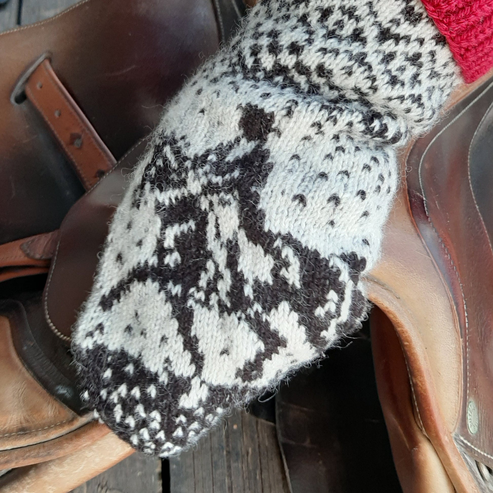 Kyra dressur hestevotter- Strikkeoppskrift – Berg of Norway